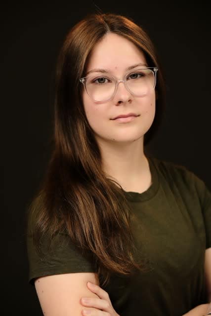 Commercial Talent Women – RubyBlue Artists